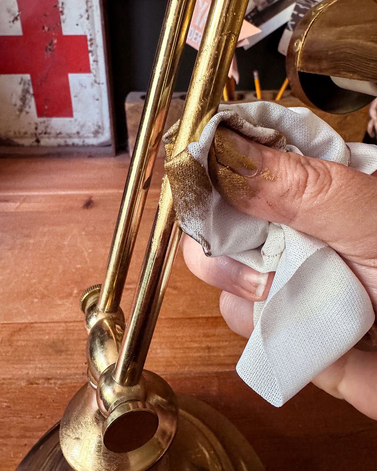 Thrift Store Lamp Makeover DIY Using Rub N Buff