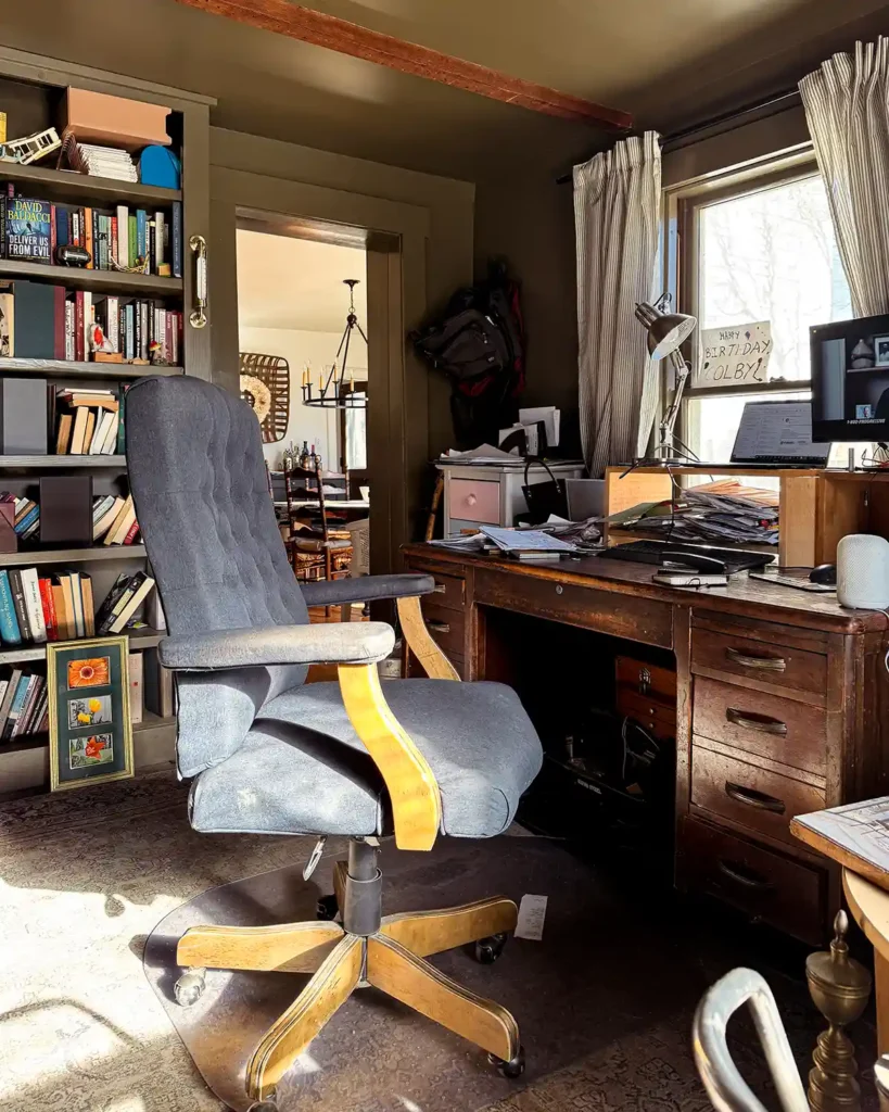 Tips For Decluttering A Messy Home Office With Ease